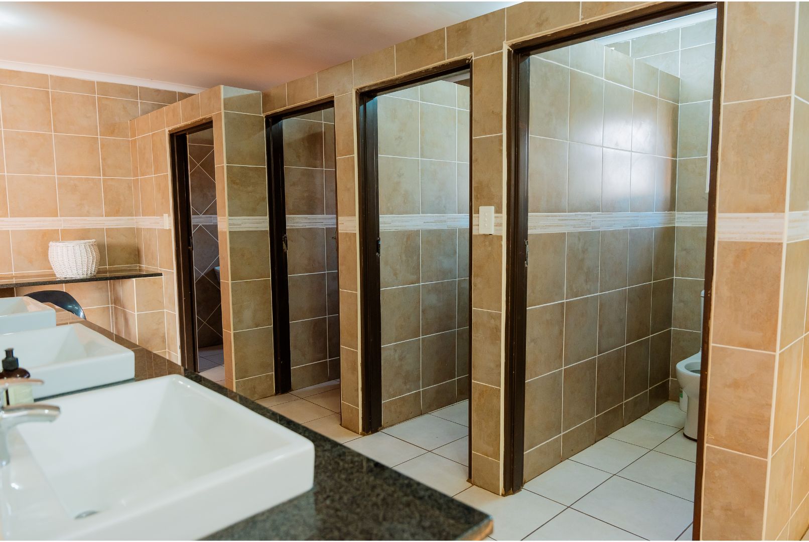Madileng Lodge – Legae La Batho!